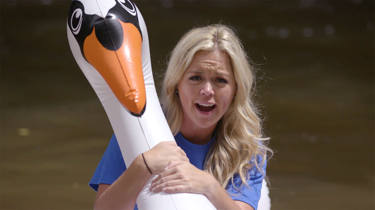 Ashley Tries Things - Graceful As A Swan?